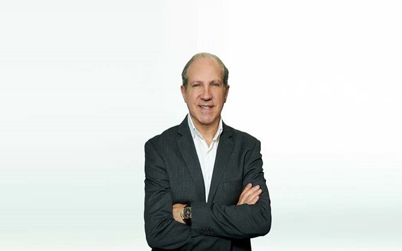 Quebrado e com dívida milionária, ele fundou holding aos 60 anos e já ...
